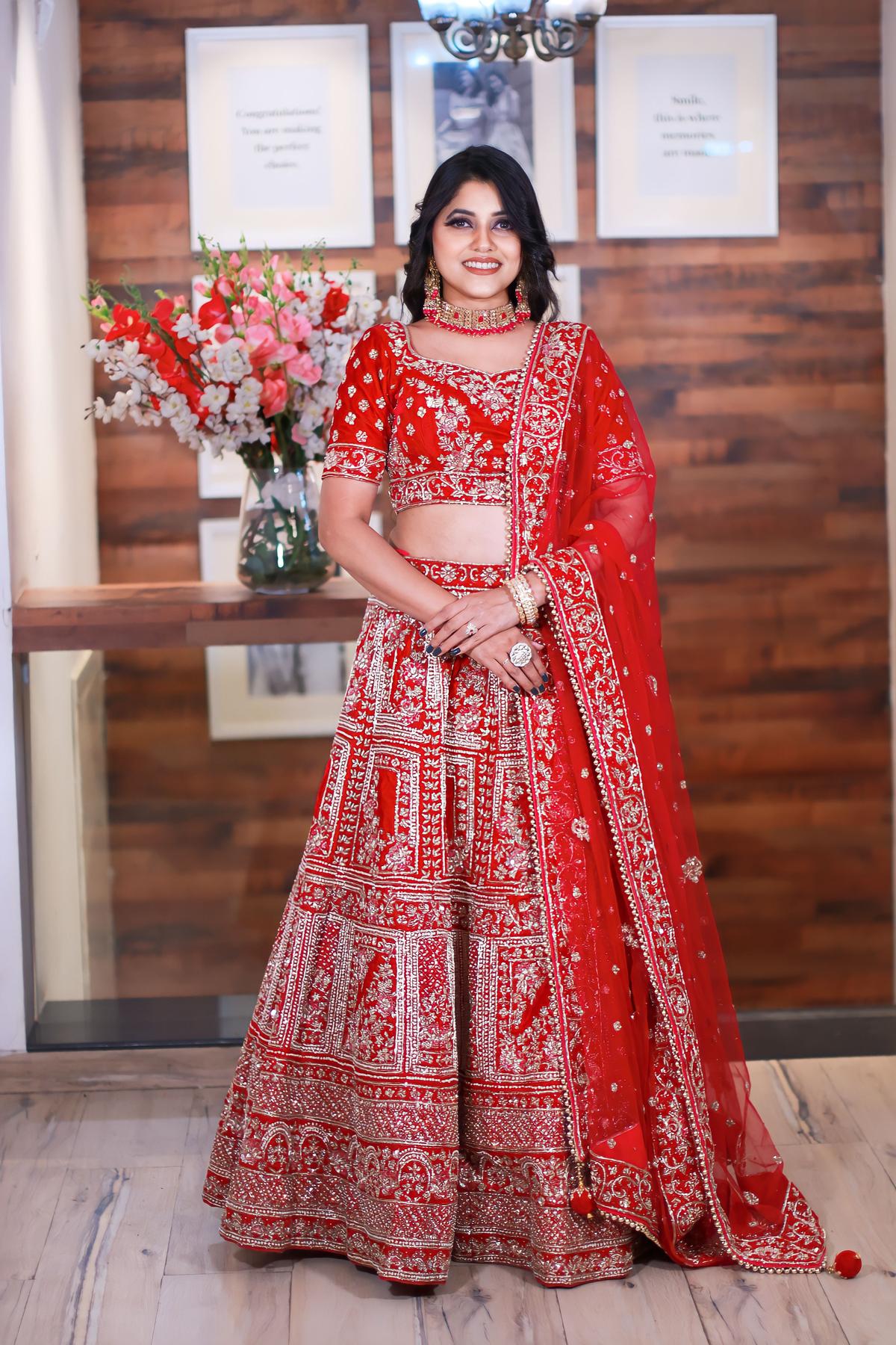 Red Red Bridal Lehenga by Calcutta Regalia for rent online | FLYROBE